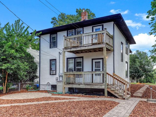 256 Russell Avenue S
