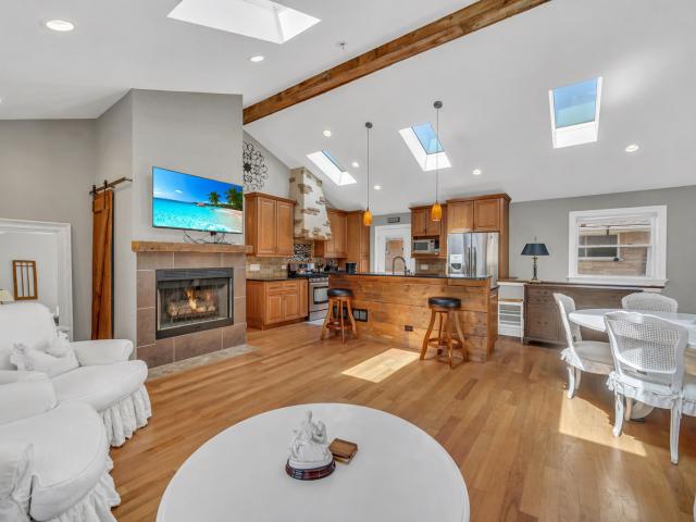 256 w kathleen drive