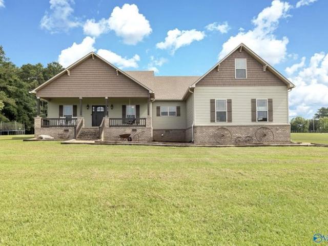 256D W Harvey Rd, Falkville, AL 35622
