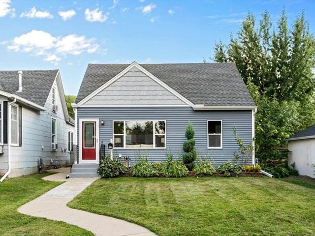2574 2nd Ave E, North Saint Paul, MN 55109