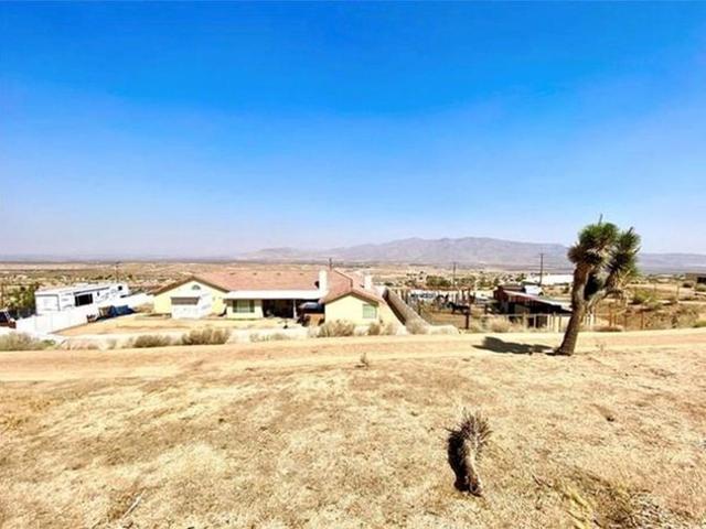 25753 Outpost Rd, Apple Valley, CA 92308