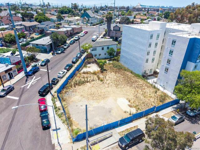 2575 Commercial Street