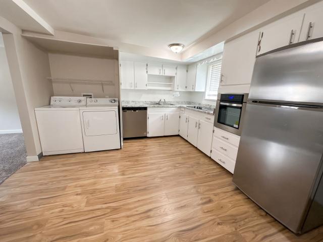 2575 Jellison St | 1 MONTH FREE Newly Renovated 2 Bed / 1 Bath Apartment in Lakewood!