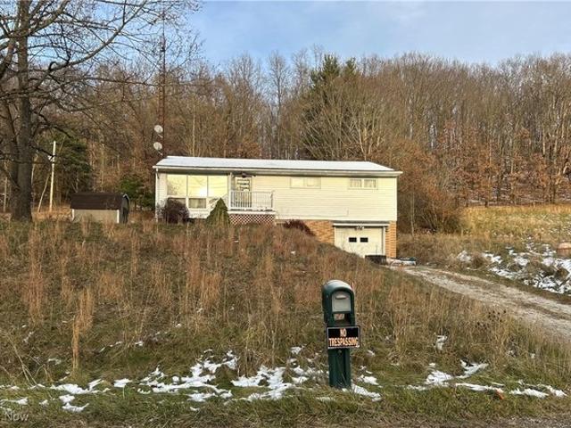 2575 Joyce Hill Rd SW, New Philadelphia, OH 44663