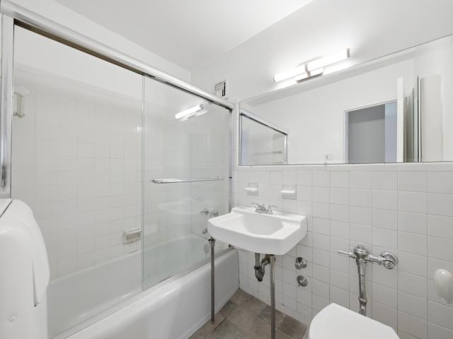 2575 Palisade Avenue, Unit 11J