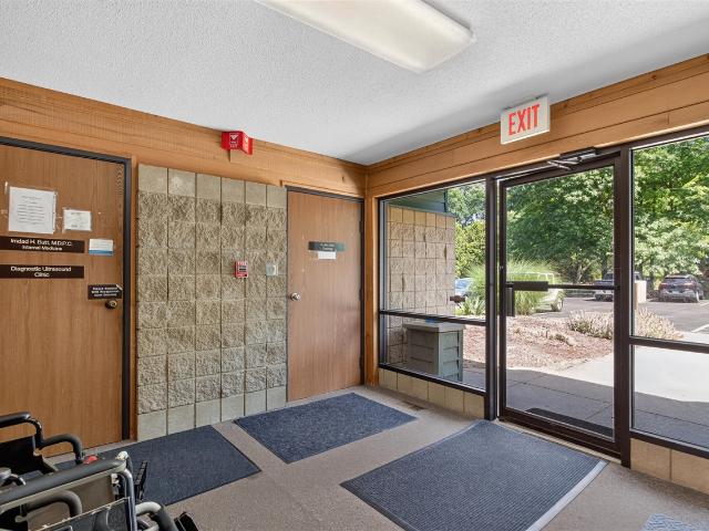 2575 Spring Arbor Road # 100