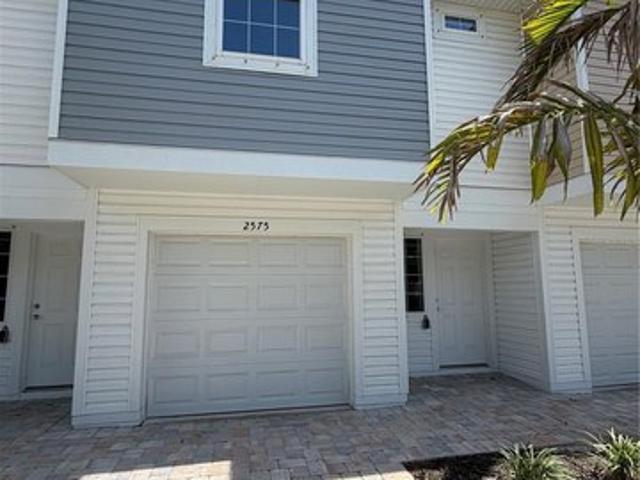 2575 6th Avenue Dr E, Bradenton, FL 34208