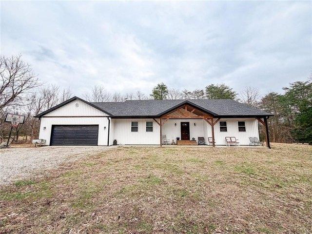 25760 E 1750th Rd, Marshall, IL 62441