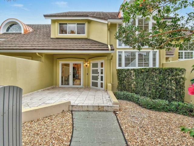 2576 Muirfield Court, Wellington, FL