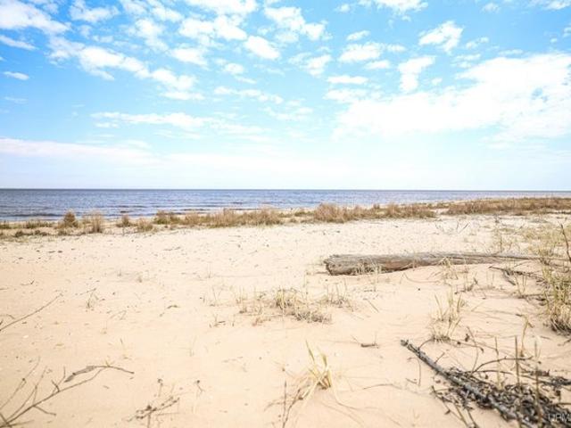 2576S Hidden Shores Dr, Manistique, MI 49854