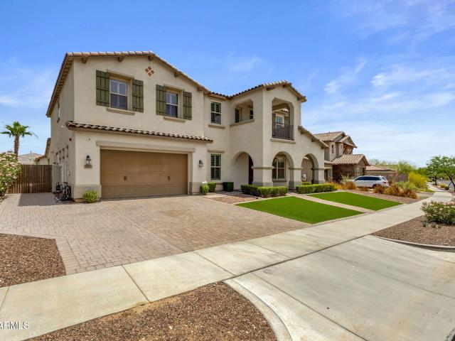 2577 n beverly place