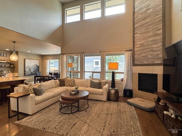 2577 S Trailwood Way