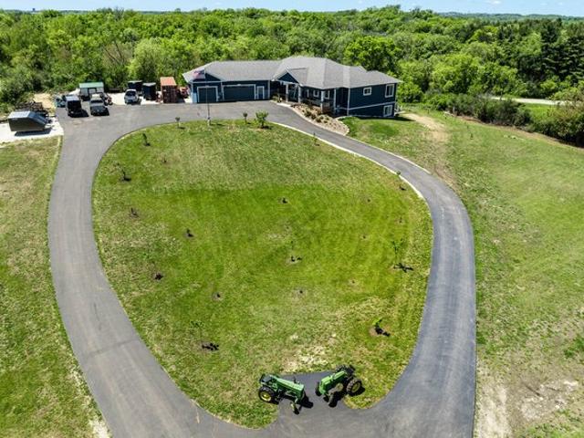 2578 Back Rd, Lyons, WI 53105