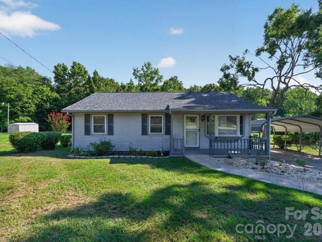 2578 Simpson Rd E, Burlington, NC 27217
