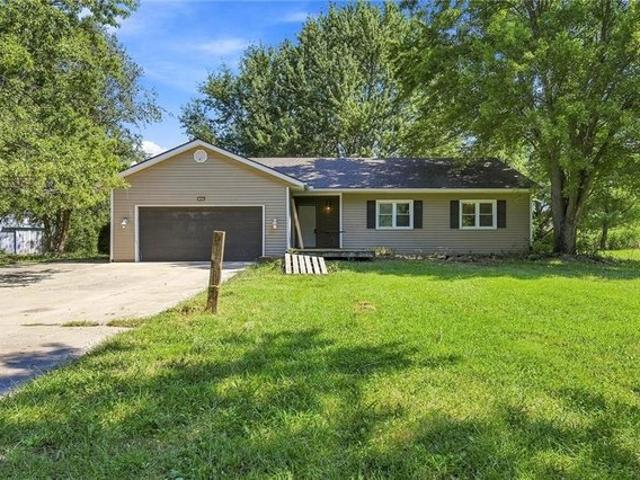 25791 Columbia Rd, Paola, KS 66071