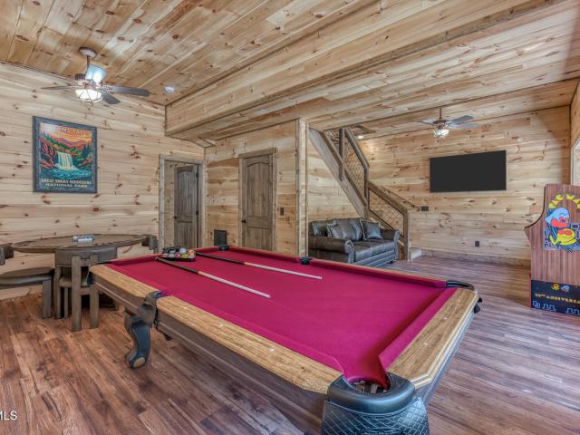 2579 Black Bear Ln, Sevierville, TN 37876 | MLS #9993