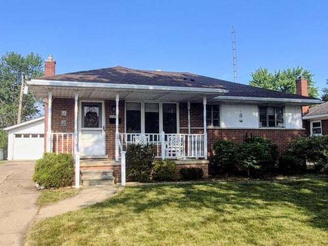 2579 Grange Rd, Trenton, MI 48183