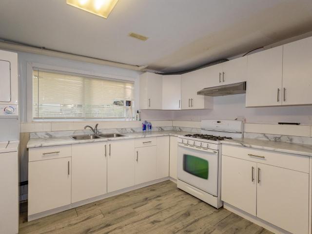 2579 Sugarpine St, 3 beds, 1 full bath