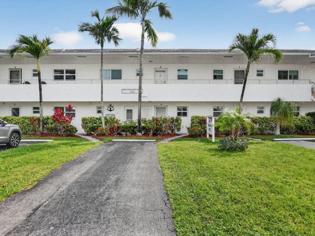 2570 Banyan Rd, Unit # 3, Boca Raton, FL 33432 | MLS #B26002