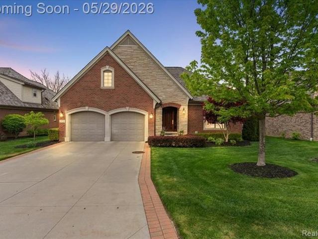 2570 Stoneykirk Ct, Oakland Township, MI 48306