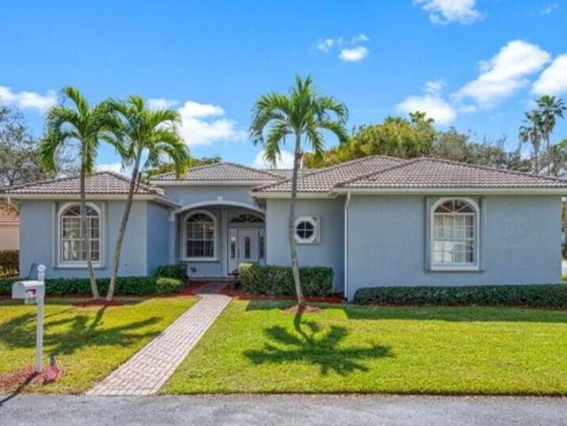 2570 SE 4th Pl, Homestead, FL 33033