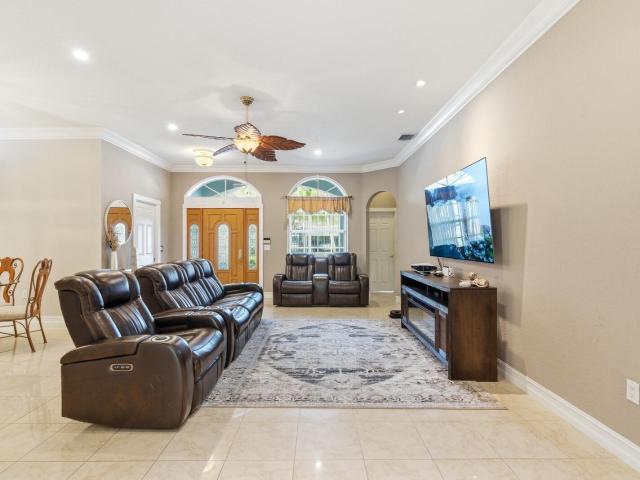 2570 SE 4th Pl, Homestead, FL 33033 | MLS #B26044