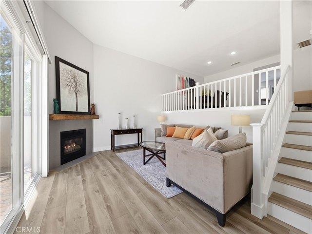 25710 Holiday Cir Apt C, Stevenson Ranch, CA 91381
