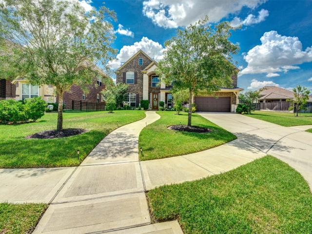 25710 Oakwood Knoll Drive
