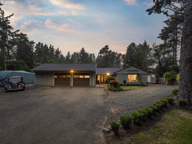 25719 Park Ave, Ocean Park, WA 98640