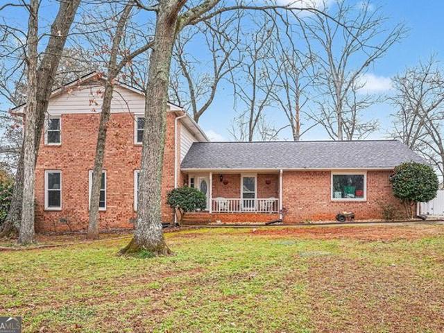 2571 Highland Golf Course Dr SE, Conyers, GA 30013