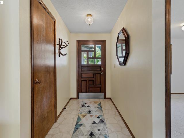 2571 troy ct