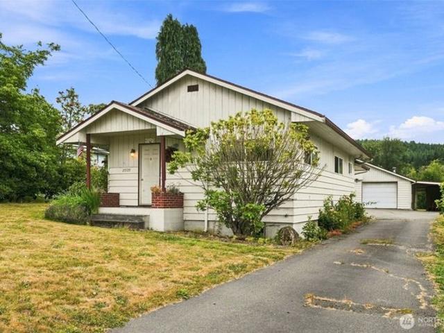 25729 Lawson St, Black Diamond, WA 98010