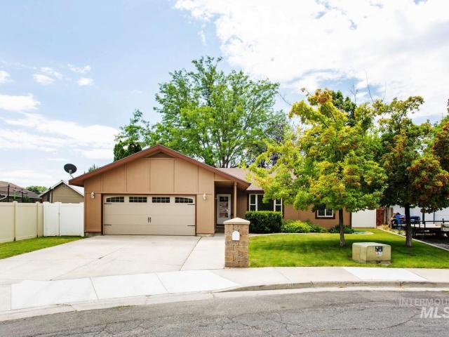 2572 Navajo Circle
