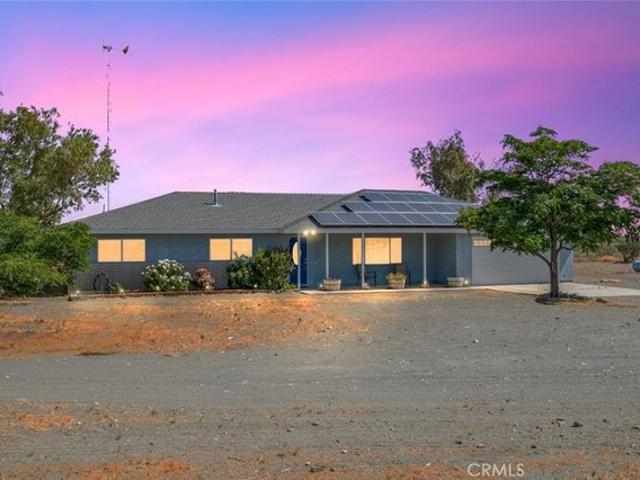 2572 Tokay Rd, Phelan, CA 92371
