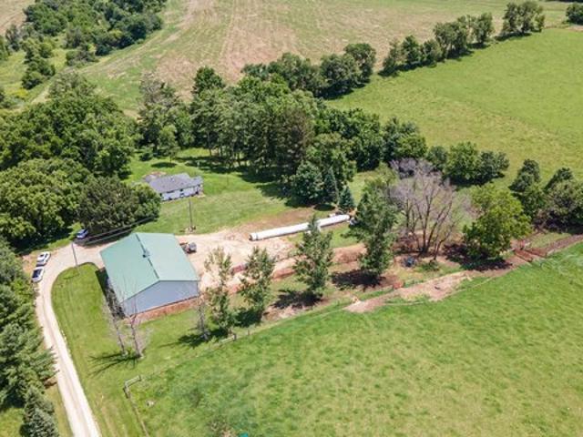 25732 Hammer Ln, Cuba City, WI 53807