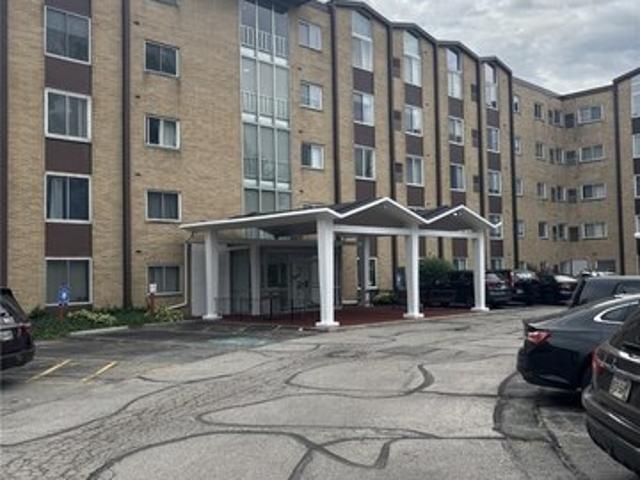 25735 Lorain Rd Unit 524, North Olmsted, OH 44070