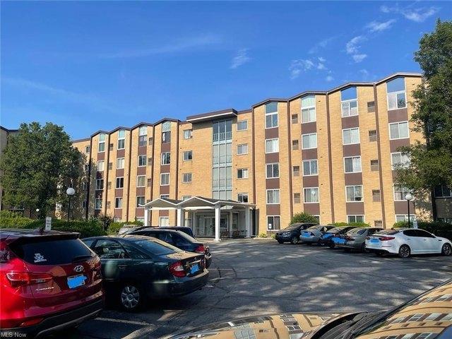 25735 Lorain Rd Unit 306, North Olmsted, OH 44070