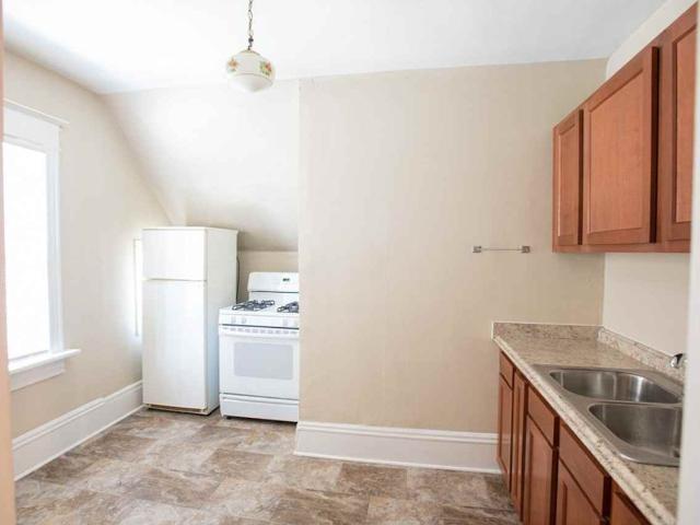 2573 N. Bartlett Ave 2 Bedroom Apartment for Rent at 2573 N Bartlett Ave, Milwaukee, WI 53211 Riverside Park