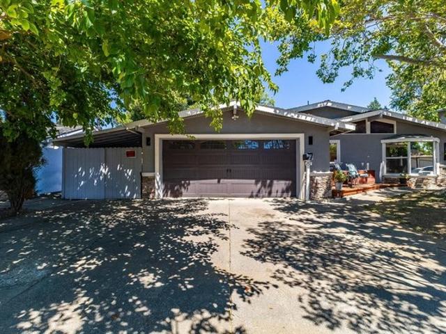 257 Cedar St, Vacaville, CA 95688