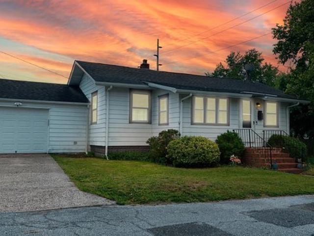 257 G St, Carneys Point, NJ 08069