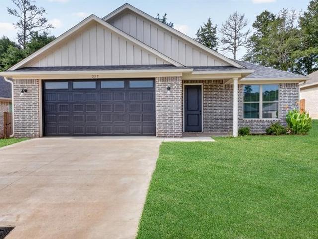257 Oak Valley Dr, Gilmer, TX 75644