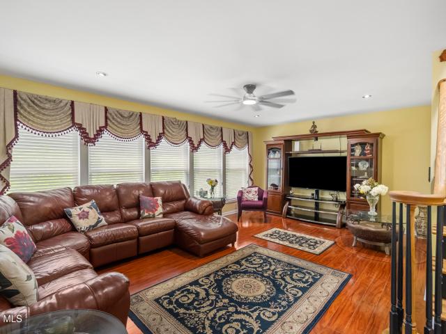 257 Longhouse Lane