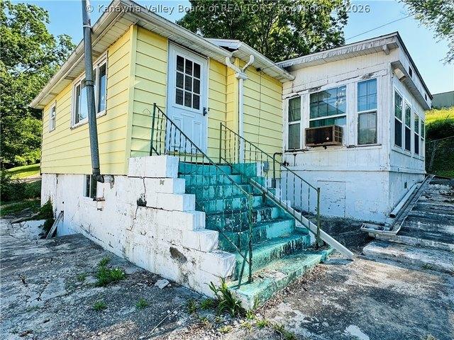 257 Lighthouse Way, Elkview, WV 25071