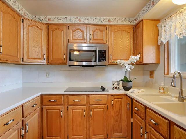 257 Moreton Bay Ln, Unit 3, Goleta, CA 93117 | MLS #26 884 | Compass