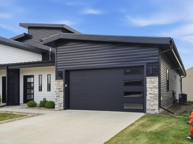 257 Nomo Pl, Crown Point, IN 46307