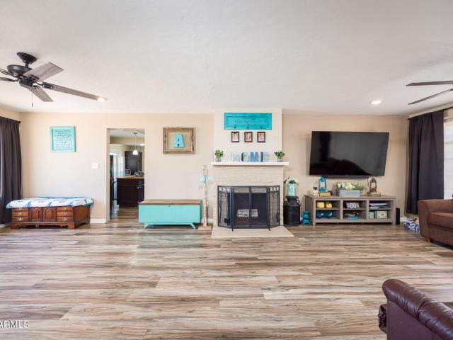 257 w cactus street