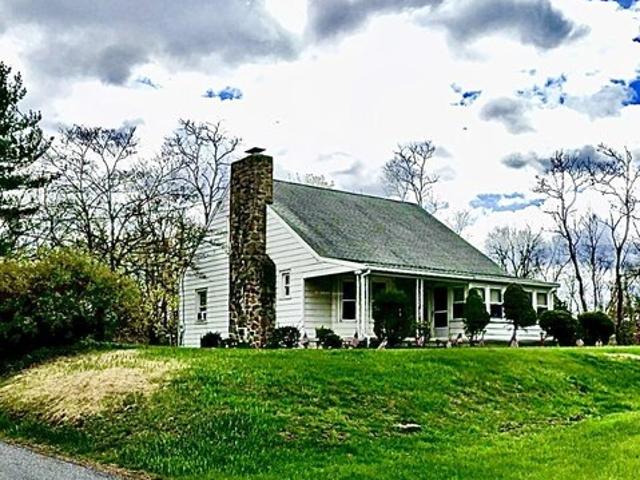 257 Valley Rd, Birdsboro, PA 19508