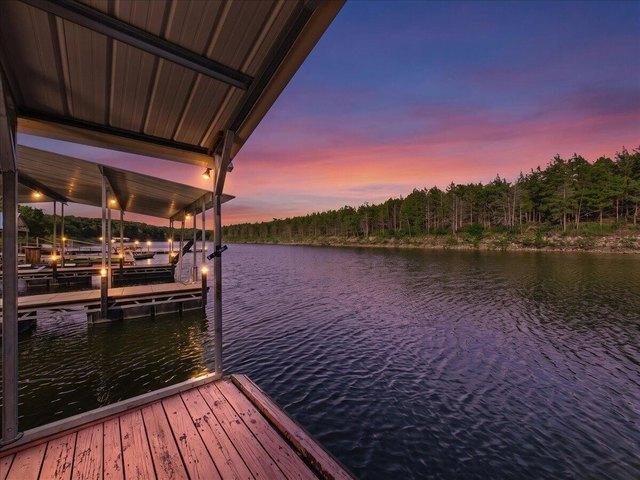 25845 County Road 306, Pittsburg, MO 65724