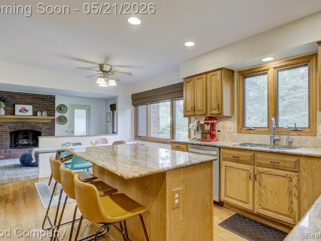 2584 Devonwood Drive