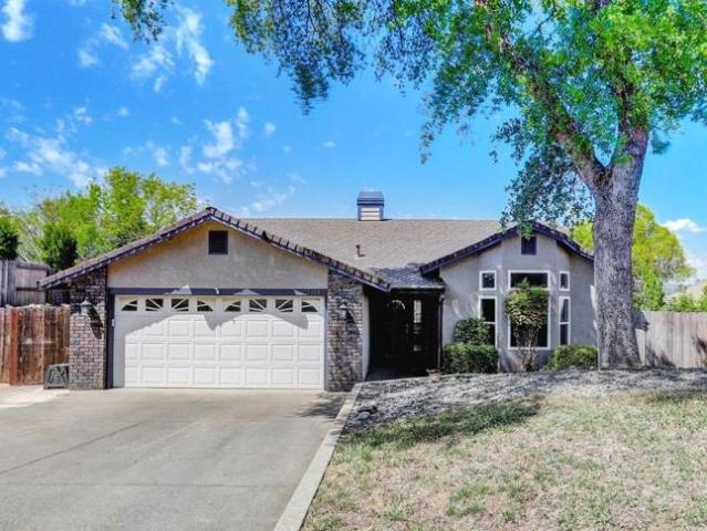 2584 Sullivan Dr, Auburn, CA 95603
